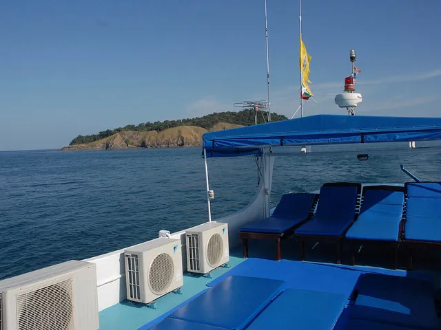 MV Dolphin Queen Liveaboard - Bluewater Dive Travel