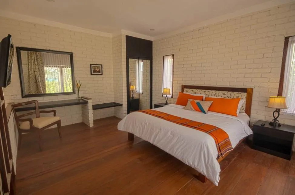 Dive Into Ambon @ Maluku Resort and Spa - Bluewater Dive Travel